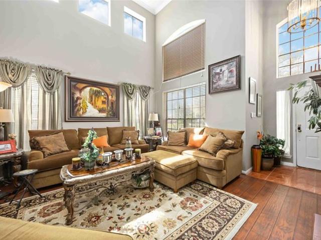 602 Beverly Cir, Stafford, TX 77477