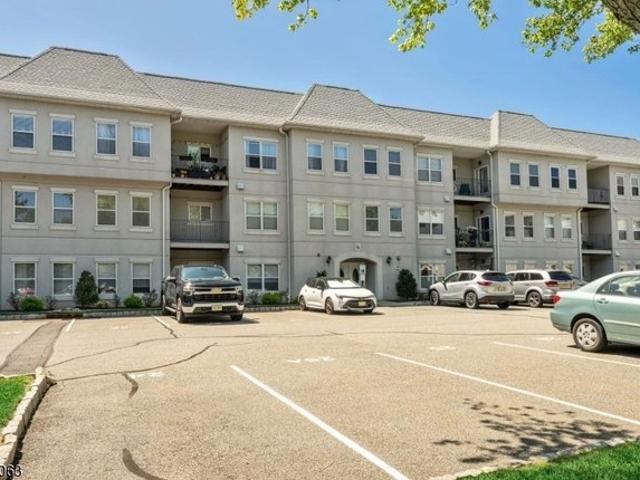 602 Brittany Dr, Wayne, NJ 07470