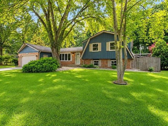 602 Greentree Dr, Trail Creek, IN 46360
