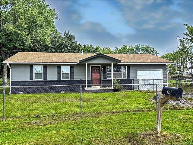 602 Green Country Dr, Tahlequah, OK 74464