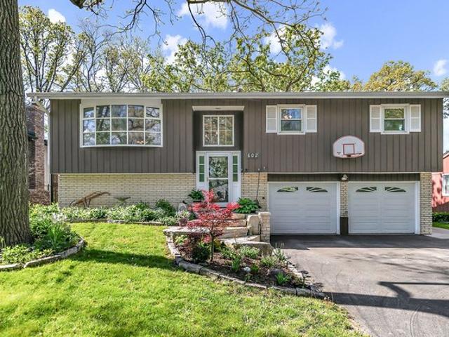 602 Delaware Dr, Lake in the Hills, IL 60156