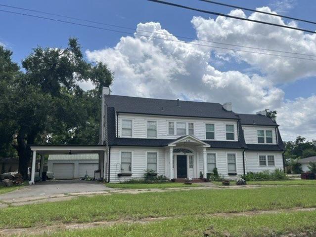 602 E 9th St, Bonham, TX 75418