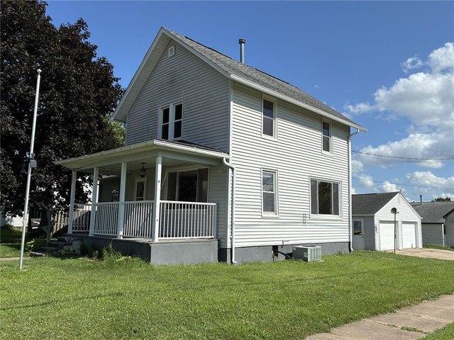 602 E 9th St, Vinton, IA 52349