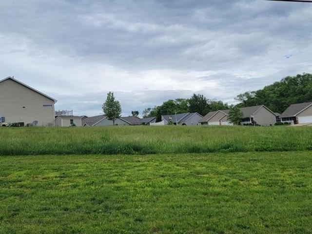 602 E 19th Ave, Coal Valley, IL 61240