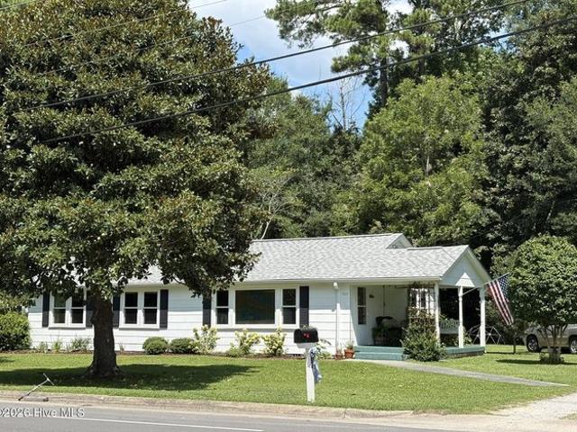 602 E Wilmington St, Burgaw, NC 28425