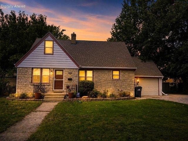 602 E College Ave, Waukesha, WI 53186