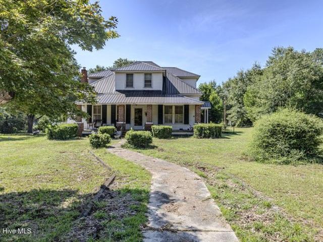 602 E Gertrude St, Fairmont, NC 28340