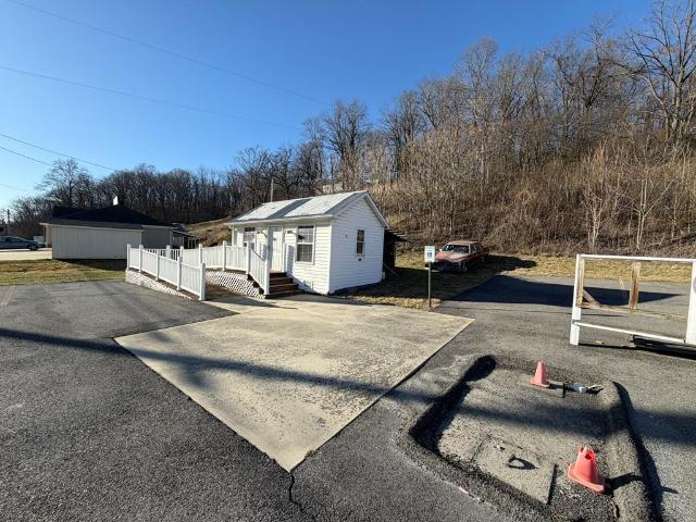 602 E Lee Highway