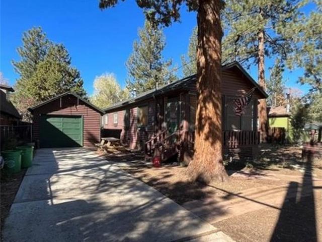 602 Kern Ave, Sugarloaf, CA 92386