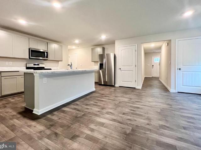602 Heathrow Circle