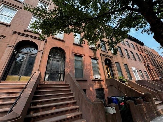 602 Henry Street