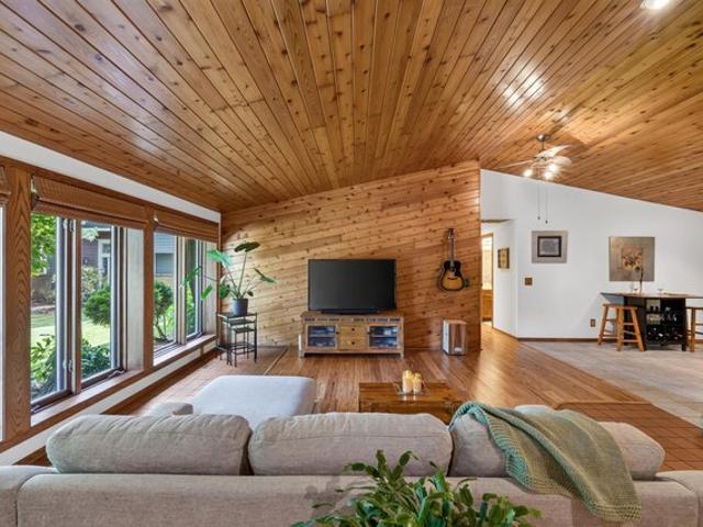 602 Hickory Ct, Verona, WI 53593
