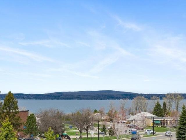 602 Jackson St, Petoskey, MI 49770