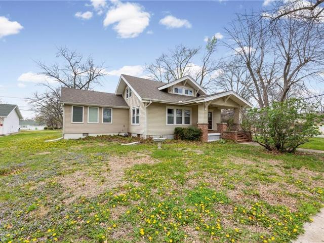 602 Oak St, Wellsville, KS 66092 | MLS #2611 | Compass