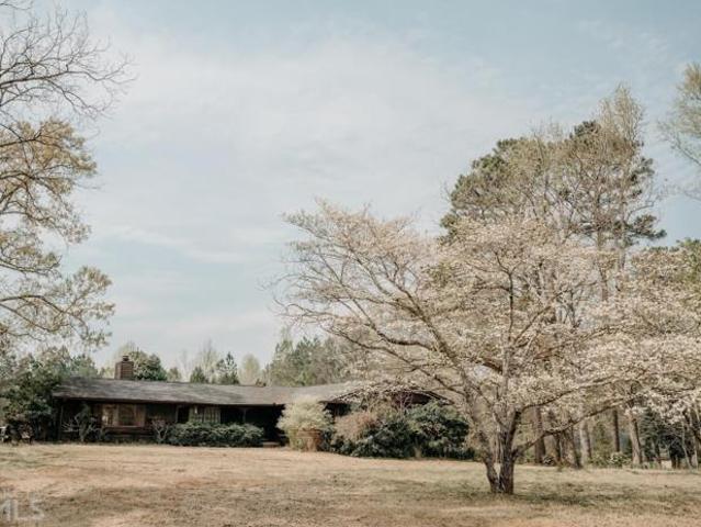 602 Moccasin Gap Rd, Jackson, GA 30233