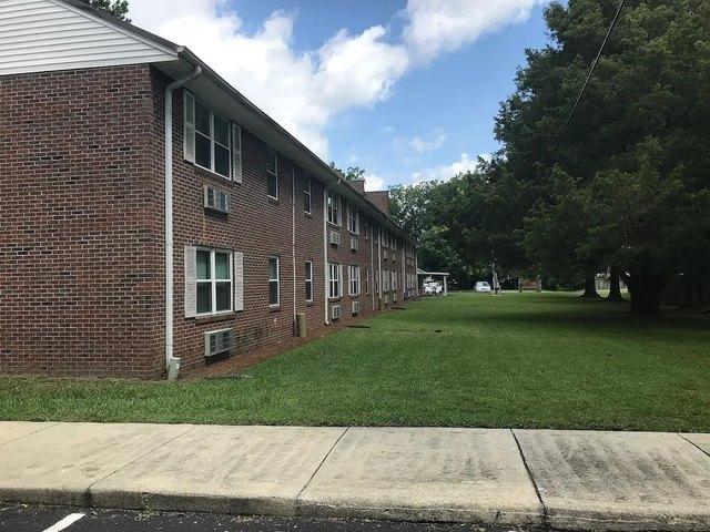602 Mattocks Ave, Maysville, NC 28555
