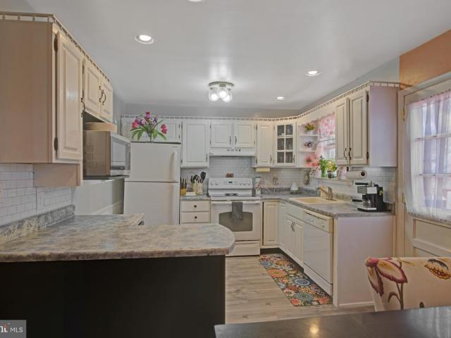 602 May Avenue