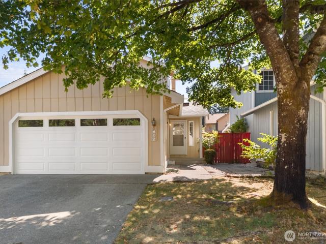 602 Malibu Drive SE