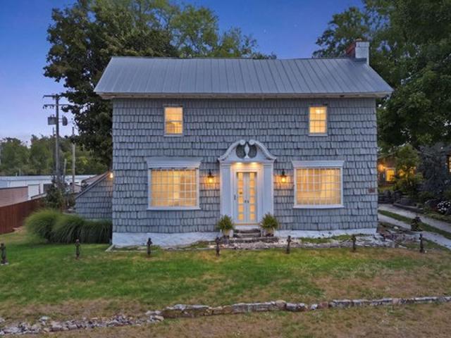 602 N 3rd St, Ozark, MO 65721