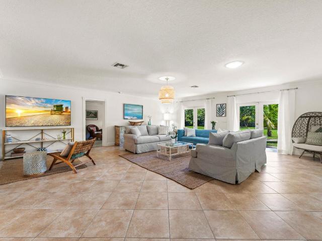 602 N Atlantic Drive, Lantana, US, FL