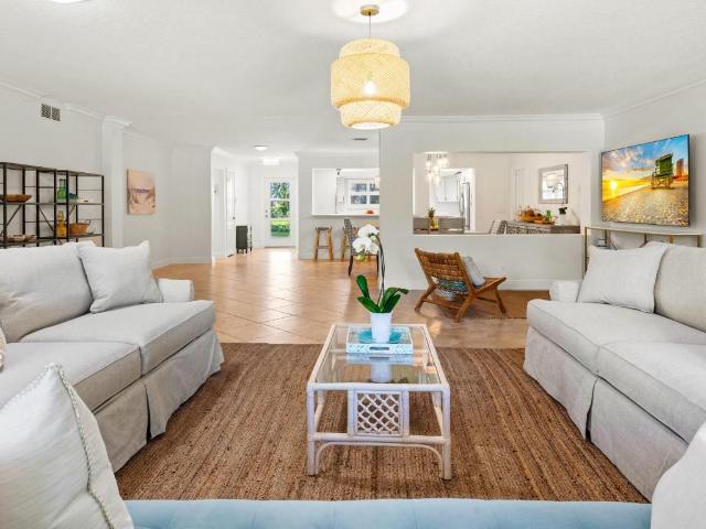 602 N Atlantic Drive, Lantana, USA, Fl