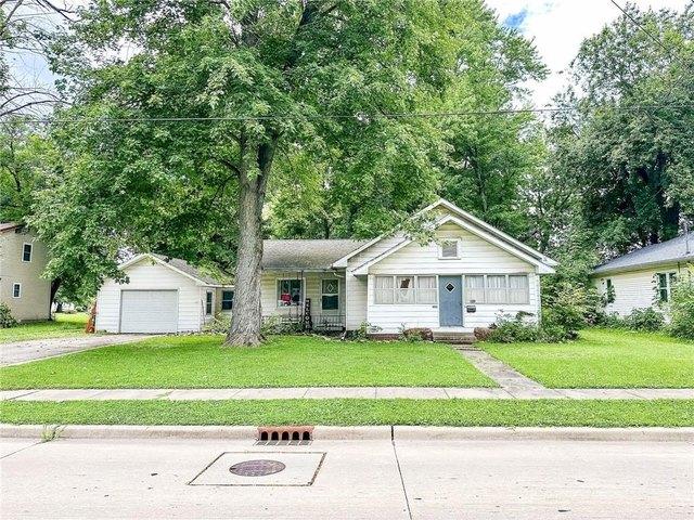 602 N Range St, Oblong, IL 62449