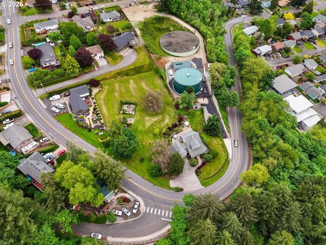 602 nw 18th loop