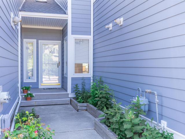 602 Saint James Place