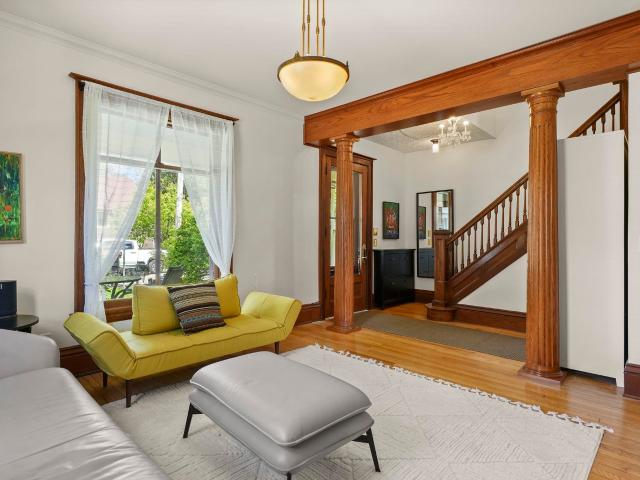602 Schiller Court