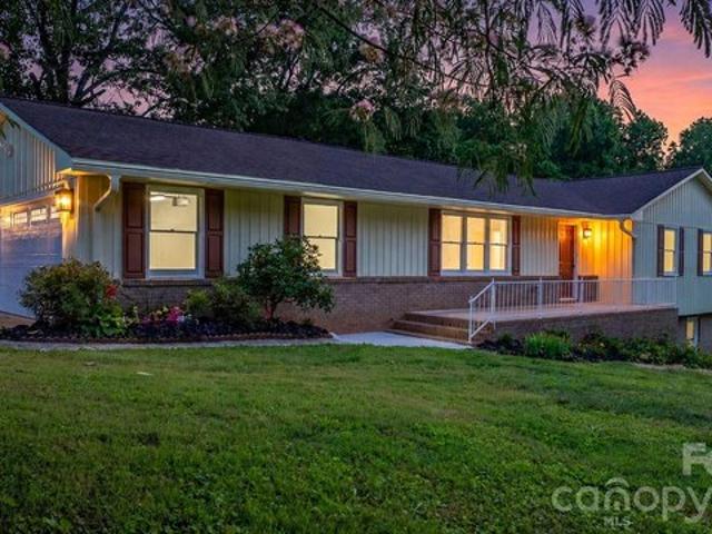602 Sharon Dr, Statesville, NC 28625