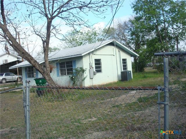 602 Silva St, Seguin, TX 78155 | MLS #608002 | Compass