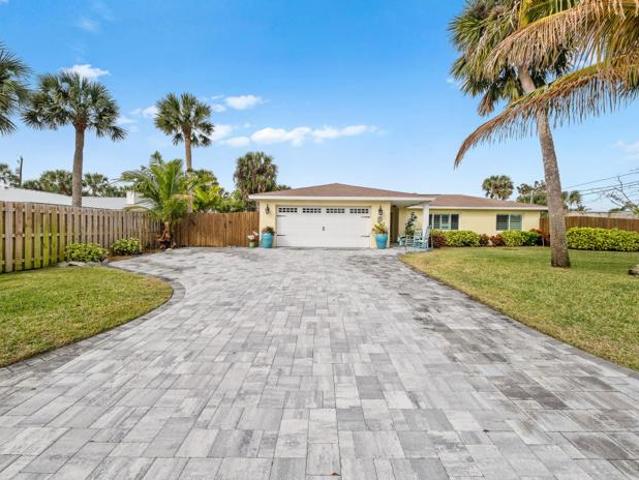 602 Pine St, Melbourne Beach, FL 32951