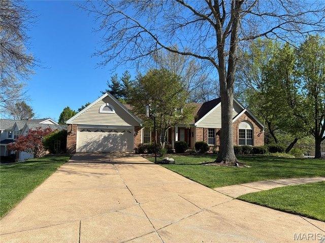 602 Rainbow Circle Ct, Ballwin, MO 63011