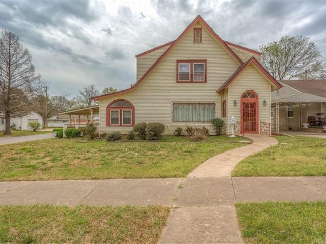 602 W 7th Ave, Bristow, OK 74010