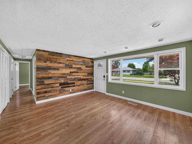 602 W Elm Street