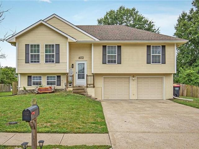 602 Woodson St, Kearney, MO 64060