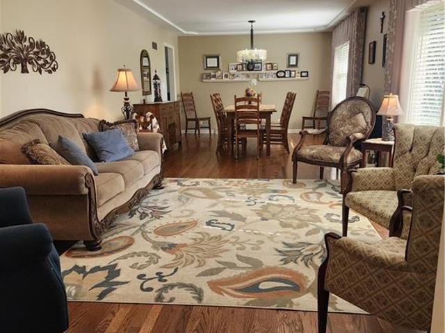 602 Thunderbird Drive