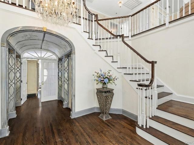 602A Twin Hills Court