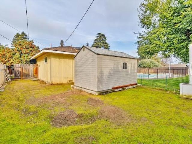 6035 E Lyell Ave, Fresno, CA 93727