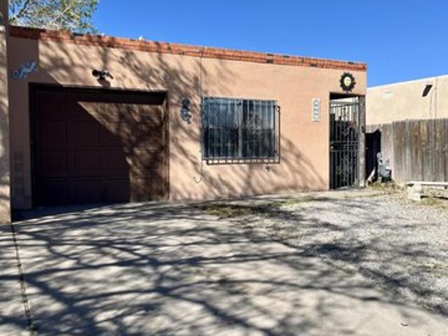 6035 Staubach Ave NW, Albuquerque, NM 87120