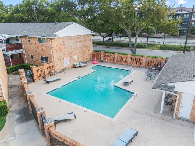 6035 Sandhurst Lane # B