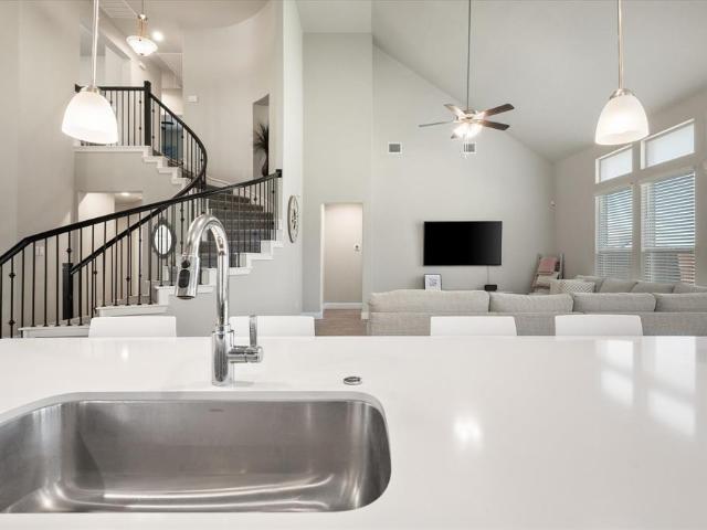 6037 Kansas Trail
