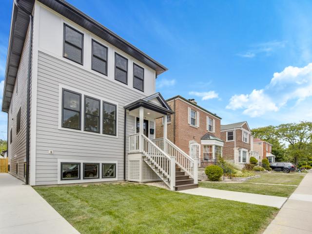 6038 N Drake Ave, Chicago, IL 60659 | MLS #12609 | Compass