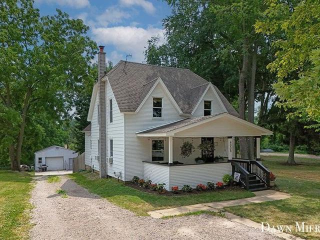 6038 Bancroft Ave SE, Alto, MI 49302