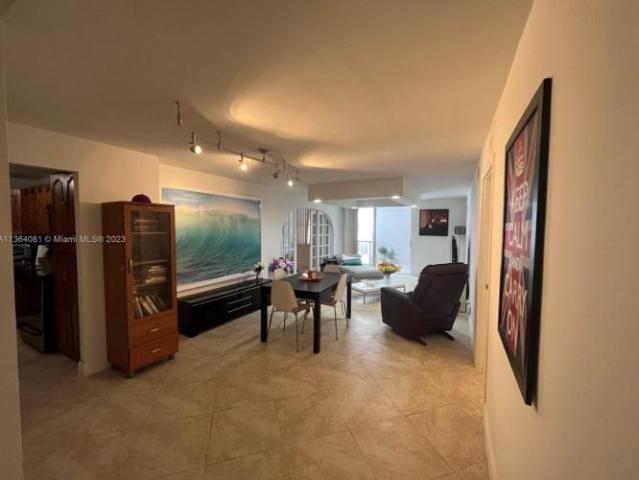6039 Collins Ave #1208, Miami Beach, FL 33140