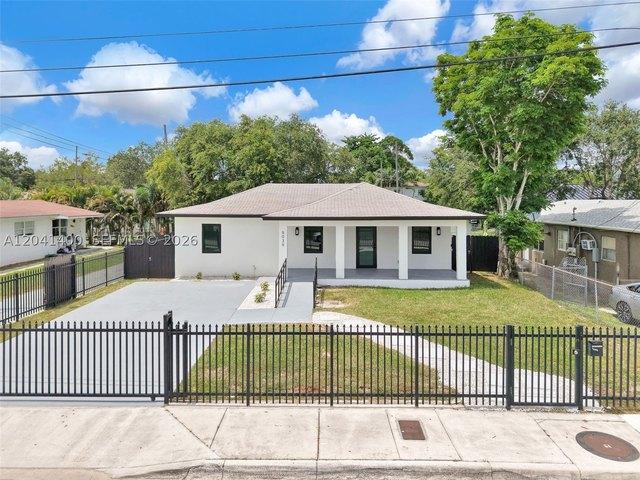 6039 SW 63rd Ter, South Miami, FL 33143