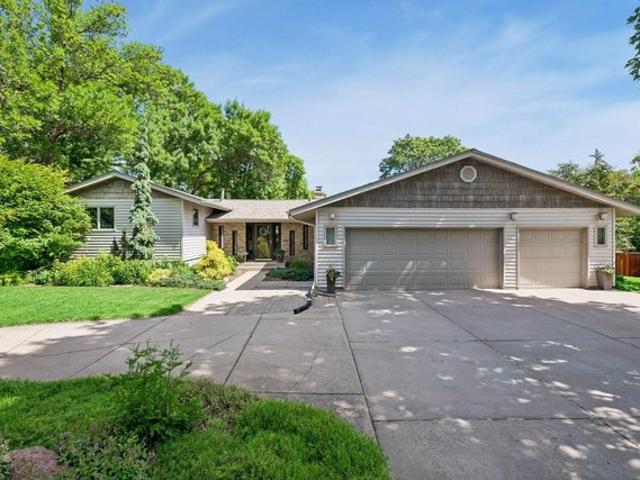 6030 Manchester Dr, Golden Valley, MN 55422