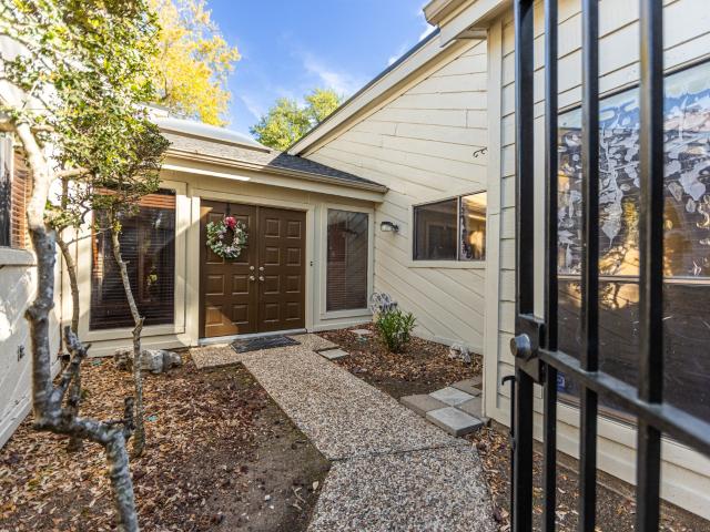 6030 gallant forest drive