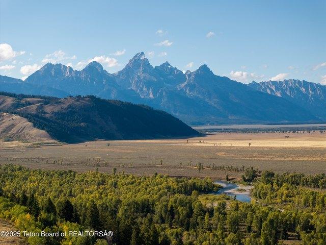 6030 Highlands Drive Loop, Kelly, WY 83011