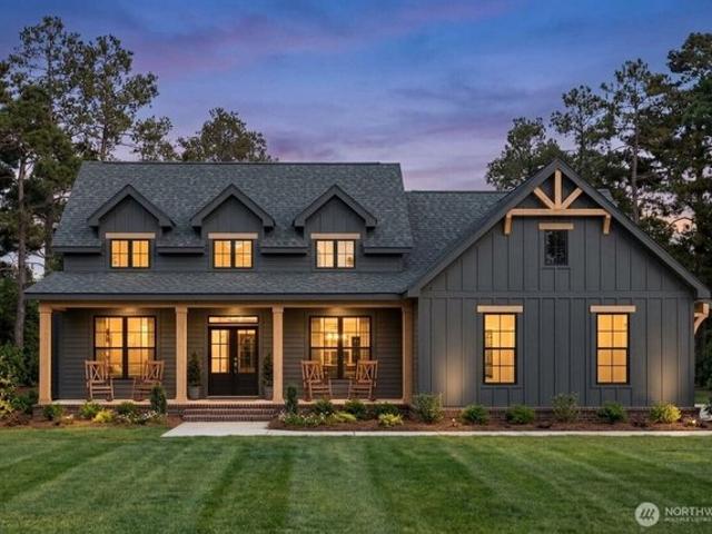 6030 5X Dr NE, Marysville, WA 98270